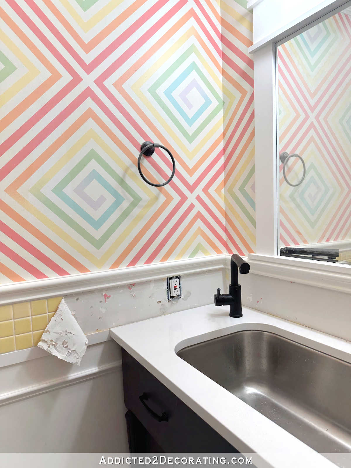 Testing A Sharpie Accent On The Half Bath Wall Design - Addicted 2 ...
