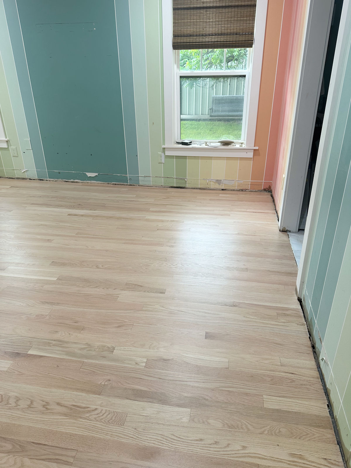 Red Oak Floors With Bona Natural Seal & Bona Traffic HD - DeclutterStore