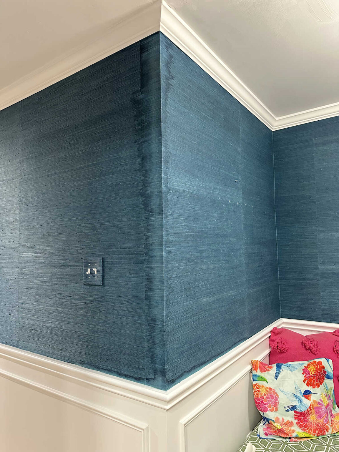 A Grasscloth Wallpaper Tragedy - Addicted 2 Decorating®